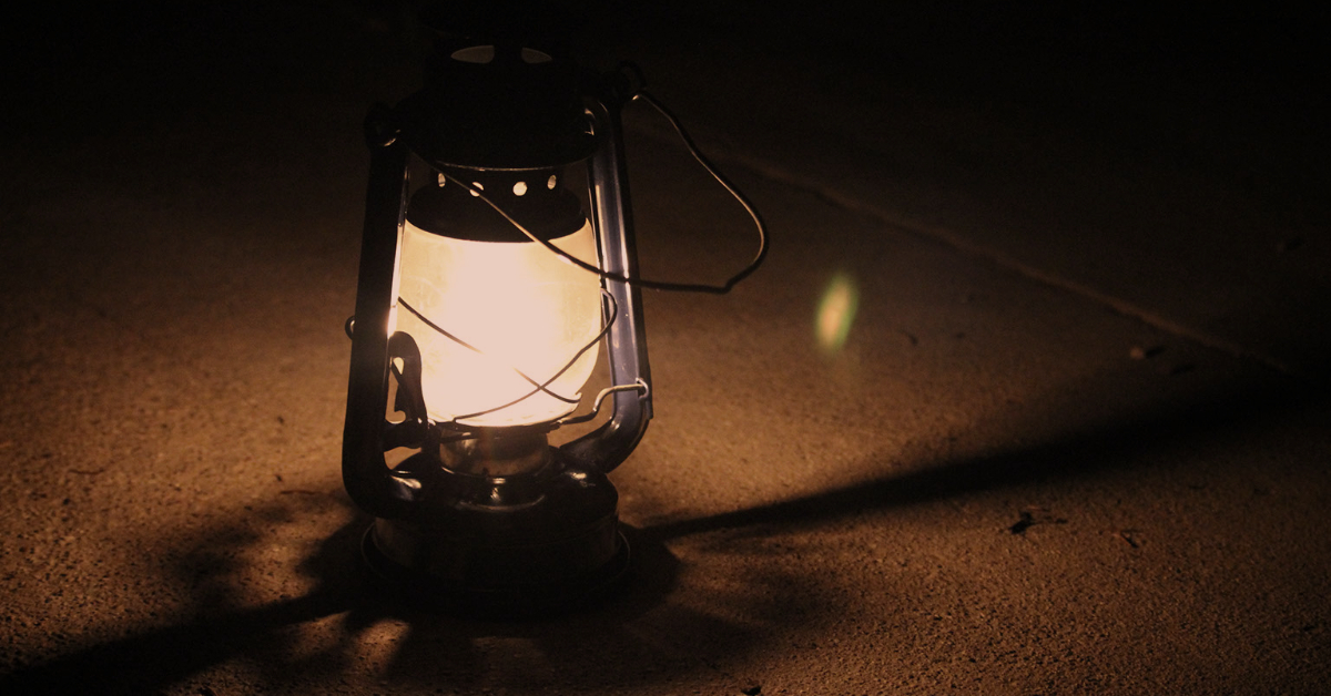 What to Do When The Lights Go Out - The Organic Prepper